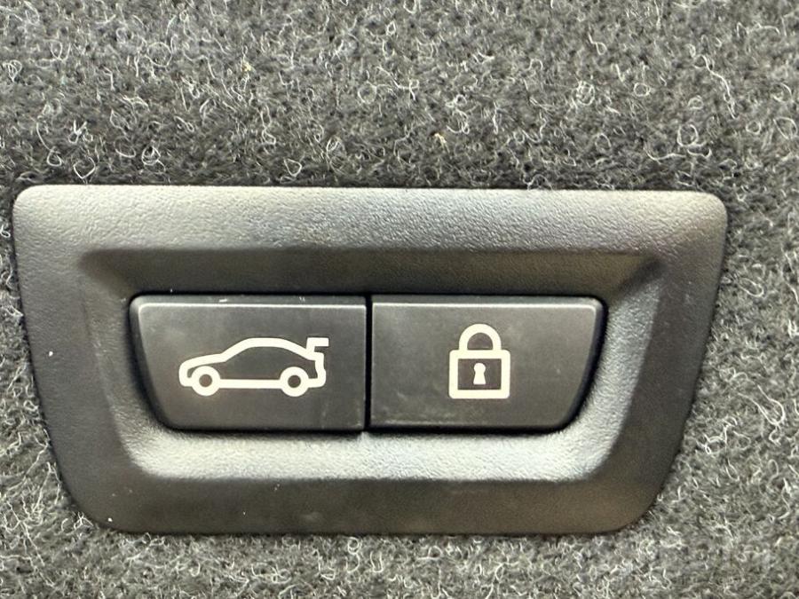 Melns BMW 520 2020 Rīga, ar dzinēja tilpumu 2.00 L un nobraukumu 168 tūkst. km par 24999 €, foto 24 vietnē AUTOMOTO.COM.LV