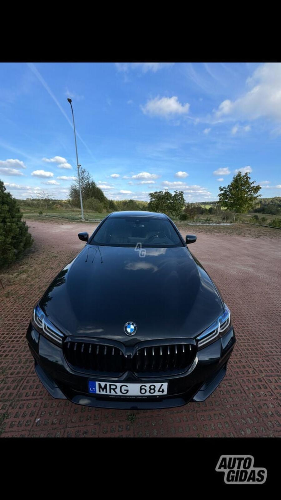 Black BMW 520 2020 in Vilnius, with an engine capacity of 2.00 L and mileage of 155 thousand km for 31000 €, photo 3 on AUTOMOTO.COM.LV