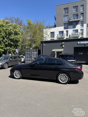 Black BMW 520 2020 in Vilnius, with an engine capacity of 2.00 L and mileage of 155 thousand km for 31000 €, photo 4 on AUTOMOTO.COM.LV