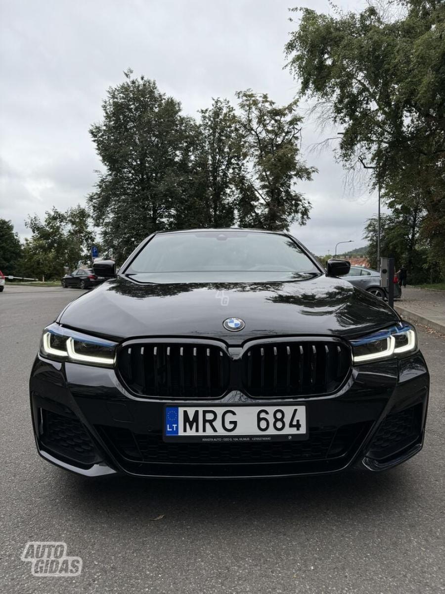 Black BMW 520 2020 in Vilnius, with an engine capacity of 2.00 L and mileage of 155 thousand km for 31000 €, photo 5 on AUTOMOTO.COM.LV