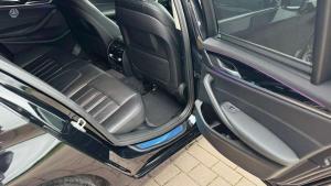 Black BMW 520 2020 in Telschi, with an engine capacity of 2.00 L and mileage of 220 thousand km for 19499 €, photo 9 on AUTOMOTO.COM.LV