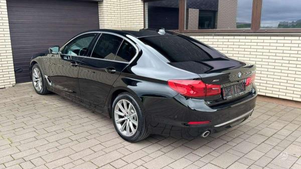 Black BMW 520 2020 in Telschi, with an engine capacity of 2.00 L and mileage of 220 thousand km for 18299 €, photo 5 on AUTOMOTO.COM.LV