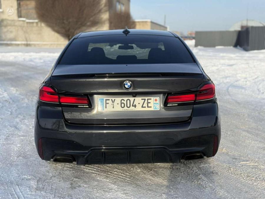 Melns BMW 520 2021 Tauragė, ar dzinēja tilpumu 2.00 L un nobraukumu 246 tūkst. km par 24900 €, foto 4 vietnē AUTOMOTO.COM.LV