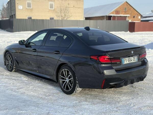 Melns BMW 520 2021 Tauragė, ar dzinēja tilpumu 2.00 L un nobraukumu 246 tūkst. km par 24900 €, foto 5 vietnē AUTOMOTO.COM.LV