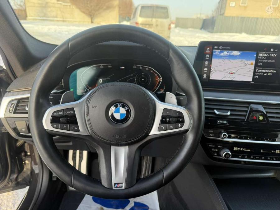 Melns BMW 520 2021 Tauragė, ar dzinēja tilpumu 2.00 L un nobraukumu 246 tūkst. km par 24900 €, foto 21 vietnē AUTOMOTO.COM.LV
