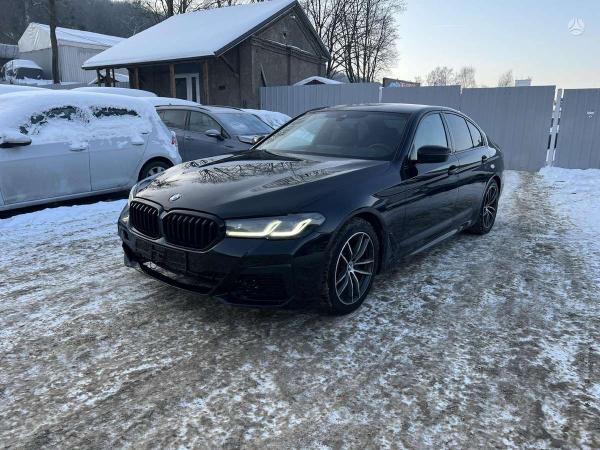 Melns BMW 520 2021 Kauņa, ar dzinēja tilpumu 2.00 L un nobraukumu 82 tūkst. km par 27900 €, foto 1 vietnē AUTOMOTO.COM.LV