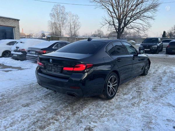 Melns BMW 520 2021 Kauņa, ar dzinēja tilpumu 2.00 L un nobraukumu 82 tūkst. km par 27900 €, foto 4 vietnē AUTOMOTO.COM.LV