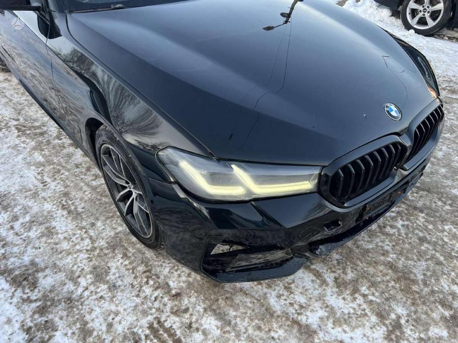 Black BMW 520 2021 in Kaunas, with an engine capacity of 2.00 L and mileage of 82 thousand km for 27900 €, photo 6 on AUTOMOTO.COM.LV