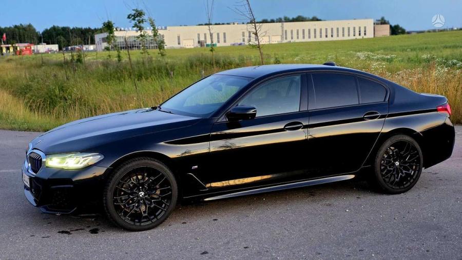 Melns BMW 520 2021 Šauļi, ar dzinēja tilpumu 2.00 L un nobraukumu 250 tūkst. km par 25500 €, foto 3 vietnē AUTOMOTO.COM.LV