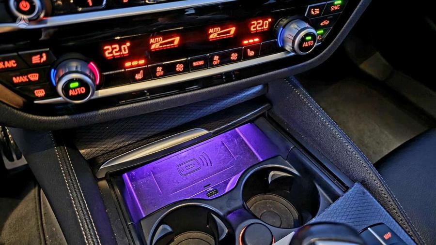 Melns BMW 520 2021 Šauļi, ar dzinēja tilpumu 2.00 L un nobraukumu 250 tūkst. km par 25500 €, foto 35 vietnē AUTOMOTO.COM.LV
