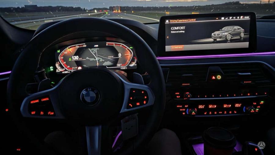 Melns BMW 520 2021 Šauļi, ar dzinēja tilpumu 2.00 L un nobraukumu 250 tūkst. km par 25500 €, foto 43 vietnē AUTOMOTO.COM.LV