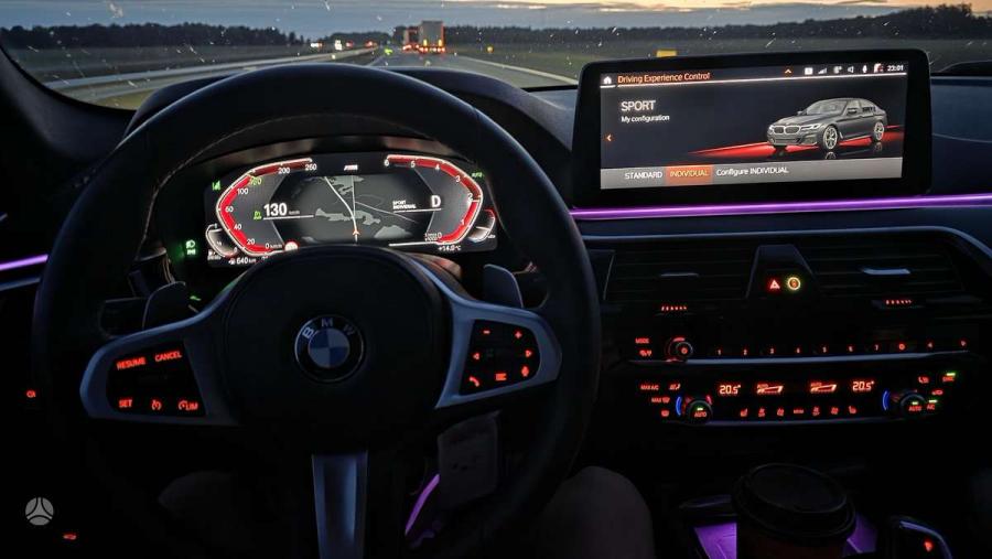 Melns BMW 520 2021 Šauļi, ar dzinēja tilpumu 2.00 L un nobraukumu 250 tūkst. km par 25500 €, foto 44 vietnē AUTOMOTO.COM.LV