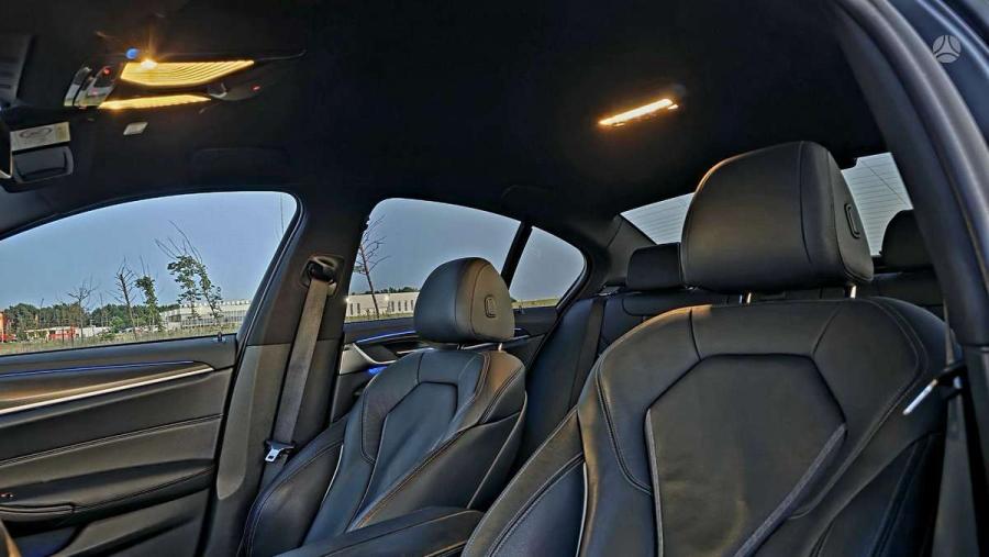 Melns BMW 520 2021 Šauļi, ar dzinēja tilpumu 2.00 L un nobraukumu 250 tūkst. km par 25500 €, foto 47 vietnē AUTOMOTO.COM.LV