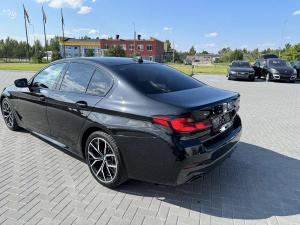 Black BMW 520 2021 in Telschi, with an engine capacity of 2.00 L and mileage of 210 thousand km for 23500 €, photo 5 on AUTOMOTO.COM.LV