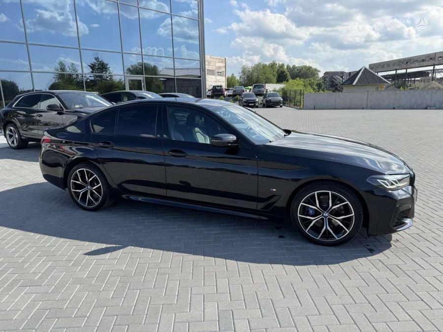 Black BMW 520 2021 in Telschi, with an engine capacity of 2.00 L and mileage of 210 thousand km for 23500 €, photo 9 on AUTOMOTO.COM.LV