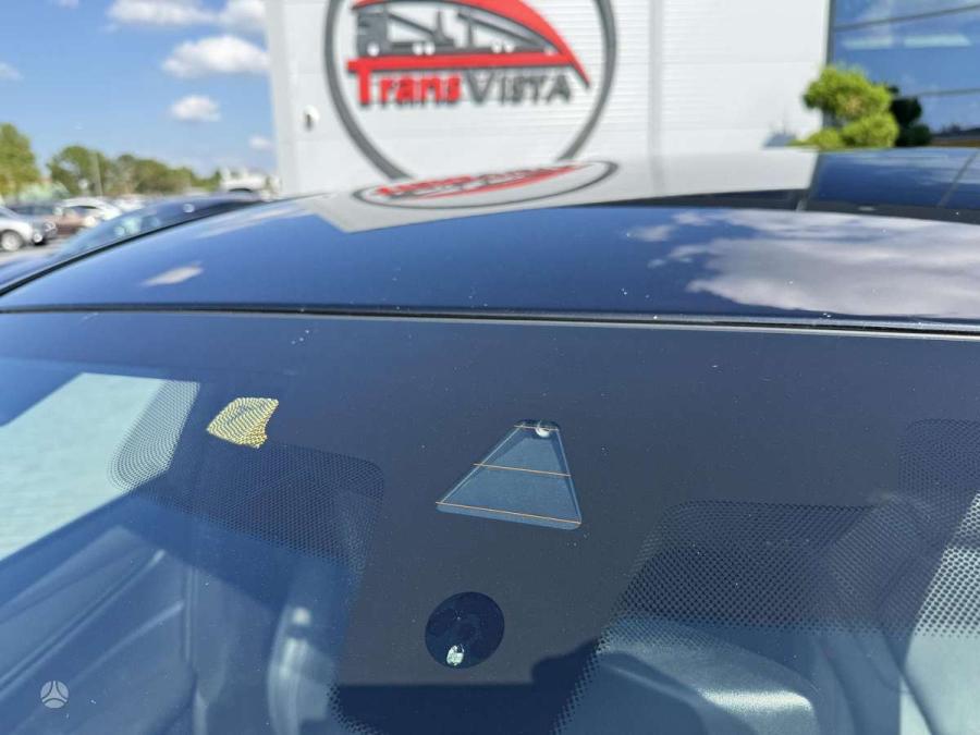 Black BMW 520 2021 in Telschi, with an engine capacity of 2.00 L and mileage of 210 thousand km for 23500 €, photo 13 on AUTOMOTO.COM.LV