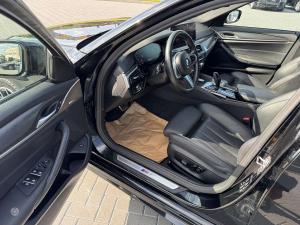Black BMW 520 2021 in Telschi, with an engine capacity of 2.00 L and mileage of 210 thousand km for 23500 €, photo 19 on AUTOMOTO.COM.LV