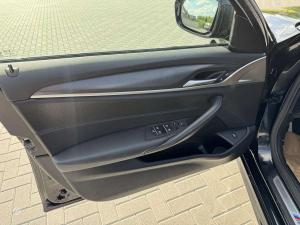 Black BMW 520 2021 in Telschi, with an engine capacity of 2.00 L and mileage of 210 thousand km for 23500 €, photo 22 on AUTOMOTO.COM.LV