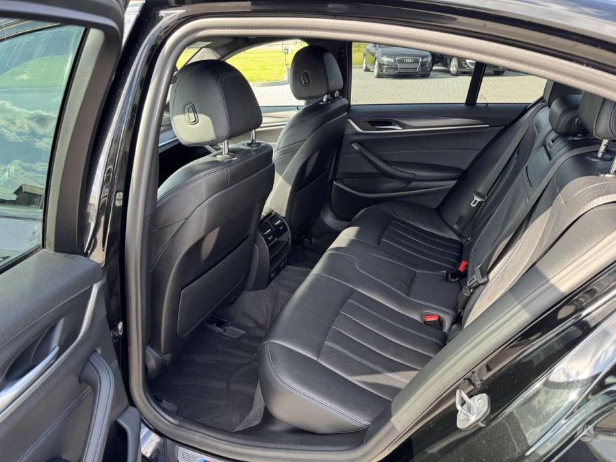 Black BMW 520 2021 in Telschi, with an engine capacity of 2.00 L and mileage of 210 thousand km for 23500 €, photo 24 on AUTOMOTO.COM.LV