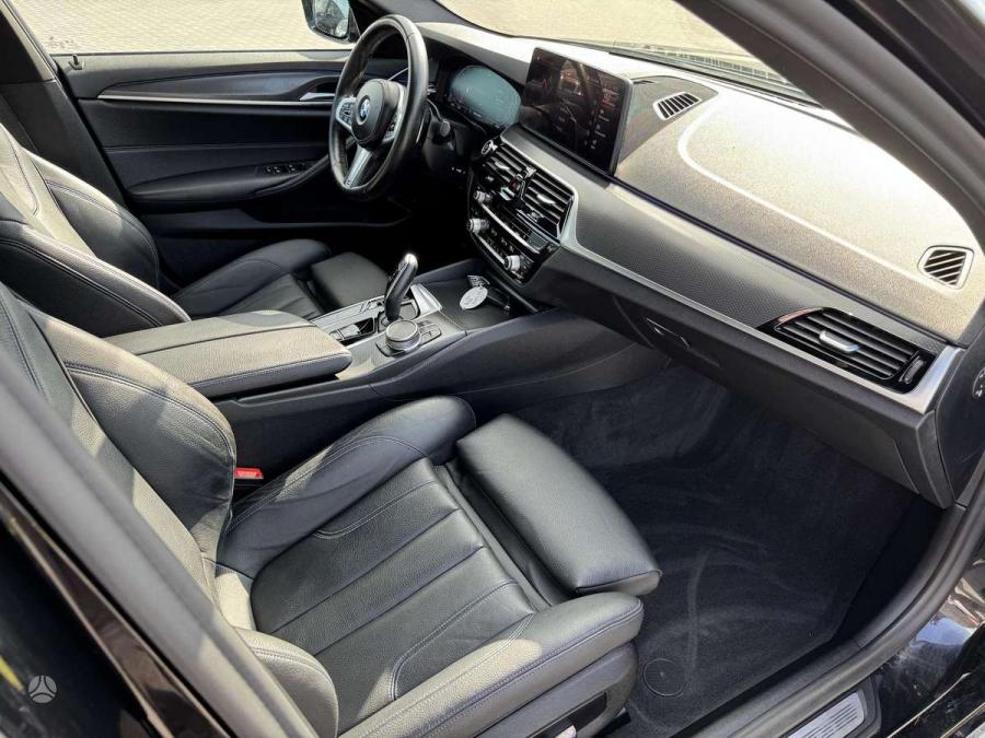 Black BMW 520 2021 in Telschi, with an engine capacity of 2.00 L and mileage of 210 thousand km for 23500 €, photo 27 on AUTOMOTO.COM.LV