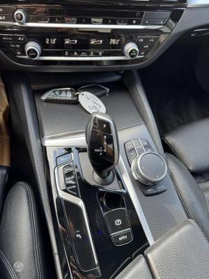 Black BMW 520 2021 in Telschi, with an engine capacity of 2.00 L and mileage of 210 thousand km for 23500 €, photo 32 on AUTOMOTO.COM.LV