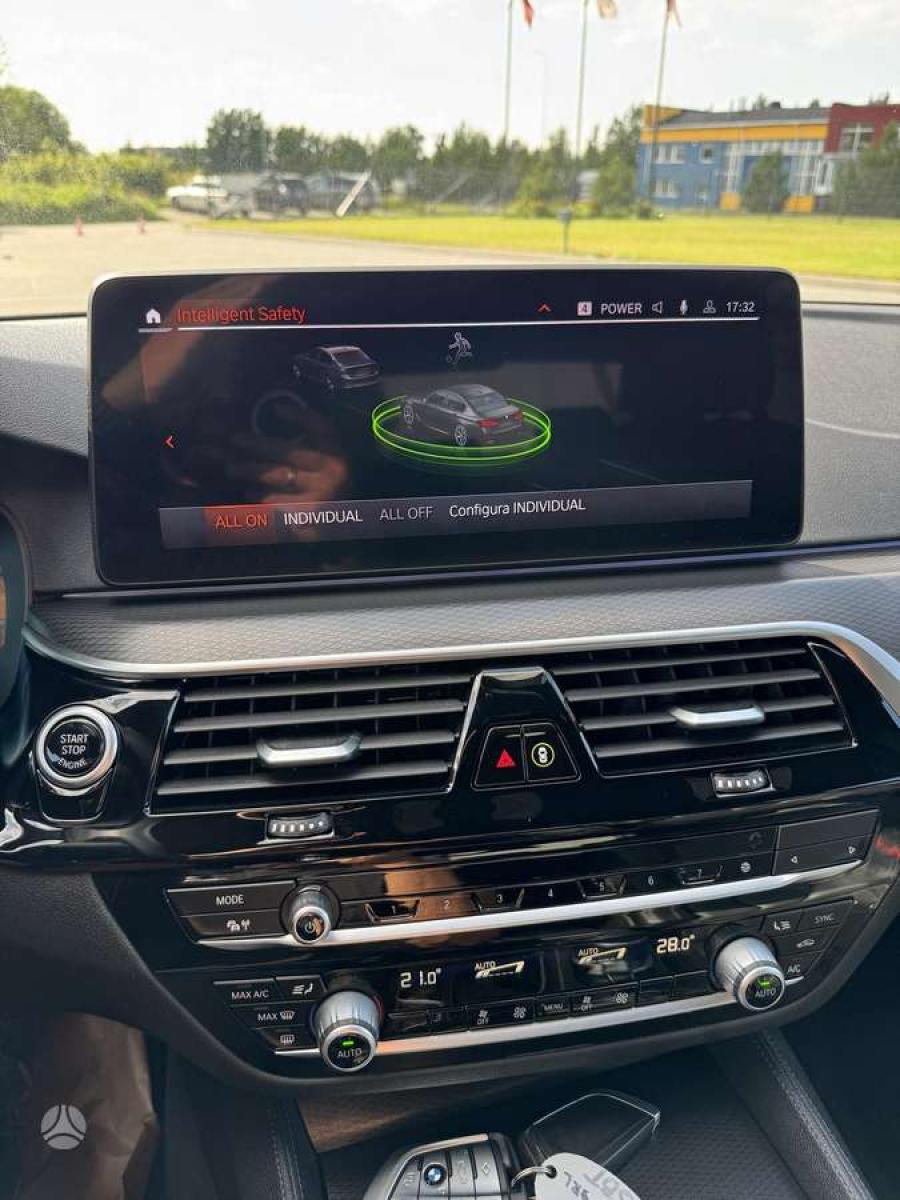 Black BMW 520 2021 in Telschi, with an engine capacity of 2.00 L and mileage of 210 thousand km for 23500 €, photo 34 on AUTOMOTO.COM.LV