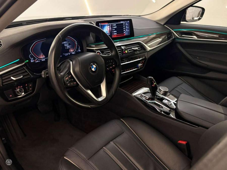 Melns BMW 520 2021 Marijampole, ar dzinēja tilpumu 2.00 L un nobraukumu 259 tūkst. km par 22750 €, foto 3 vietnē AUTOMOTO.COM.LV