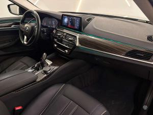 Melns BMW 520 2021 Marijampole, ar dzinēja tilpumu 2.00 L un nobraukumu 259 tūkst. km par 22750 €, foto 18 vietnē AUTOMOTO.COM.LV