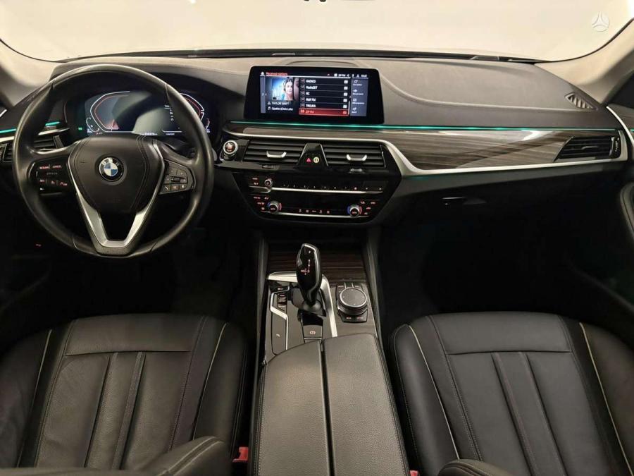 Melns BMW 520 2021 Marijampole, ar dzinēja tilpumu 2.00 L un nobraukumu 259 tūkst. km par 22750 €, foto 19 vietnē AUTOMOTO.COM.LV