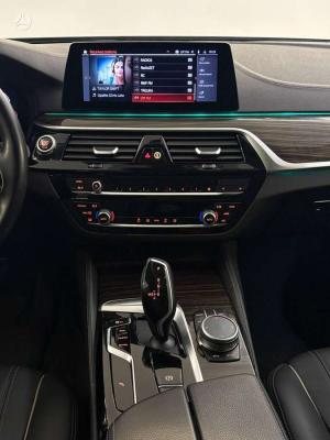 Melns BMW 520 2021 Marijampole, ar dzinēja tilpumu 2.00 L un nobraukumu 259 tūkst. km par 22750 €, foto 20 vietnē AUTOMOTO.COM.LV