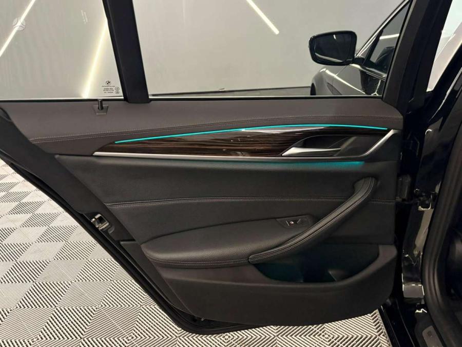 Melns BMW 520 2021 Marijampole, ar dzinēja tilpumu 2.00 L un nobraukumu 259 tūkst. km par 22750 €, foto 21 vietnē AUTOMOTO.COM.LV