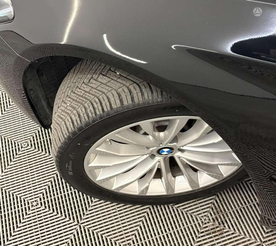 Melns BMW 520 2021 Marijampole, ar dzinēja tilpumu 2.00 L un nobraukumu 259 tūkst. km par 22750 €, foto 24 vietnē AUTOMOTO.COM.LV
