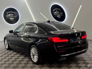 Melns BMW 520 2021 Marijampole, ar dzinēja tilpumu 2.00 L un nobraukumu 259 tūkst. km par 22750 €, foto 29 vietnē AUTOMOTO.COM.LV
