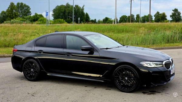 Black BMW 520 2021 in Kaunas, with an engine capacity of 2.00 L and mileage of 248 thousand km for 19900 €, photo 2 on AUTOMOTO.COM.LV