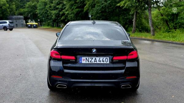 Black BMW 520 2021 in Kaunas, with an engine capacity of 2.00 L and mileage of 248 thousand km for 19900 €, photo 7 on AUTOMOTO.COM.LV