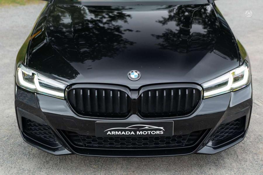 Black BMW 520 2021 in Vilnius, with an engine capacity of 2.00 L and mileage of 50 thousand km for 35900 €, photo 6 on AUTOMOTO.COM.LV