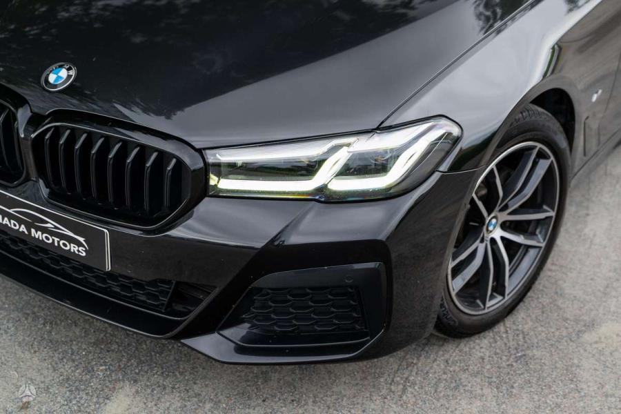 Black BMW 520 2021 in Vilnius, with an engine capacity of 2.00 L and mileage of 50 thousand km for 35900 €, photo 8 on AUTOMOTO.COM.LV