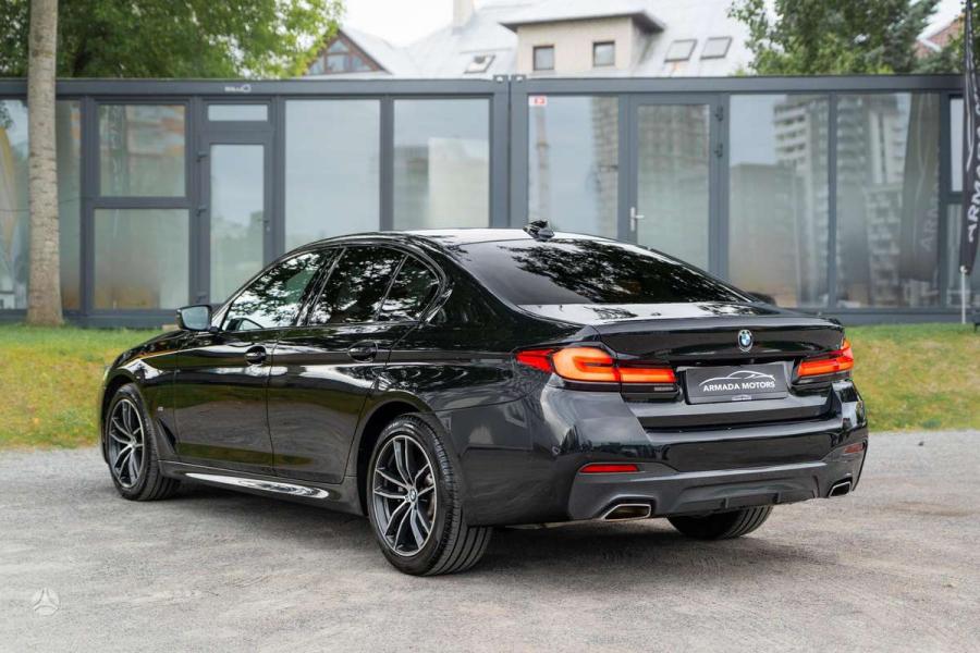 Black BMW 520 2021 in Vilnius, with an engine capacity of 2.00 L and mileage of 50 thousand km for 35900 €, photo 15 on AUTOMOTO.COM.LV