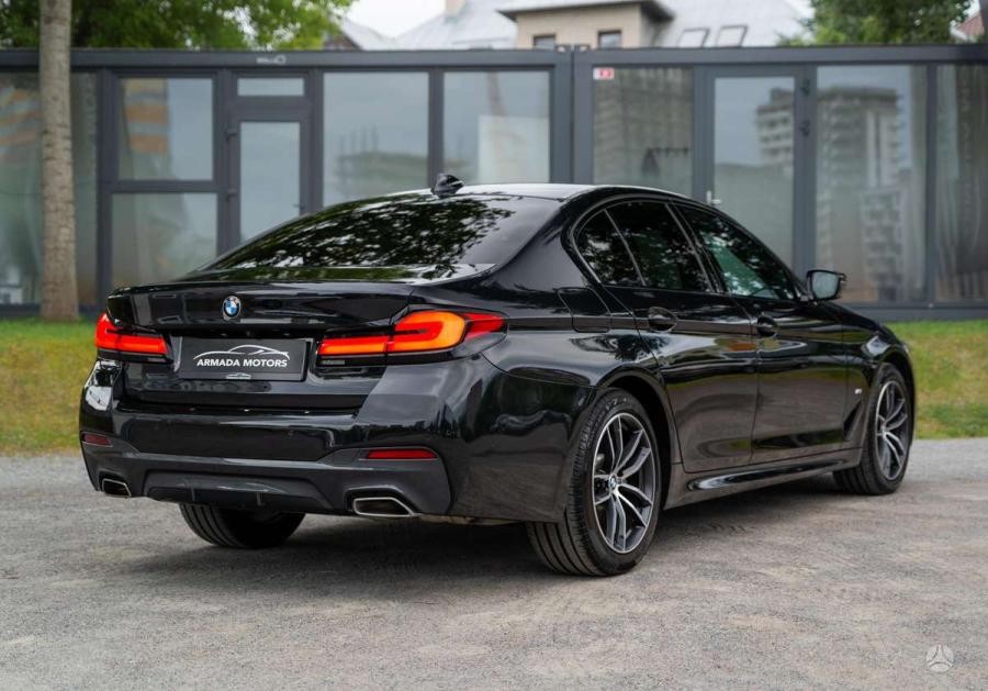 Black BMW 520 2021 in Vilnius, with an engine capacity of 2.00 L and mileage of 50 thousand km for 35900 €, photo 19 on AUTOMOTO.COM.LV
