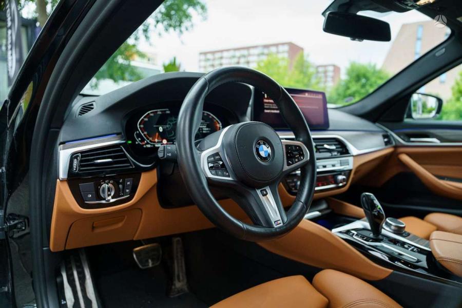 Black BMW 520 2021 in Vilnius, with an engine capacity of 2.00 L and mileage of 50 thousand km for 35900 €, photo 21 on AUTOMOTO.COM.LV