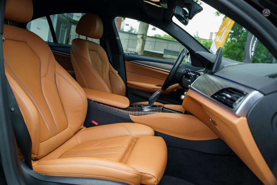 Black BMW 520 2021 in Vilnius, with an engine capacity of 2.00 L and mileage of 50 thousand km for 35900 €, photo 25 on AUTOMOTO.COM.LV