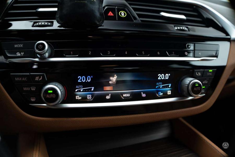 Black BMW 520 2021 in Vilnius, with an engine capacity of 2.00 L and mileage of 50 thousand km for 35900 €, photo 32 on AUTOMOTO.COM.LV