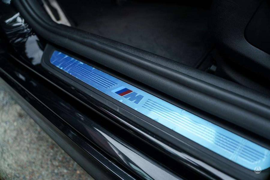 Black BMW 520 2021 in Vilnius, with an engine capacity of 2.00 L and mileage of 50 thousand km for 35900 €, photo 40 on AUTOMOTO.COM.LV