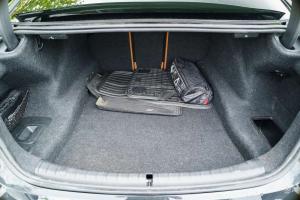 Black BMW 520 2021 in Vilnius, with an engine capacity of 2.00 L and mileage of 50 thousand km for 35900 €, photo 42 on AUTOMOTO.COM.LV