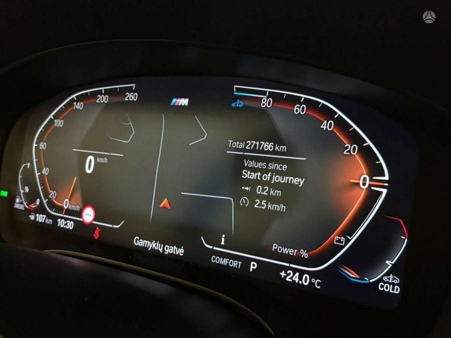 Black BMW 520 2022 in Marijampole, with an engine capacity of 2.00 L and mileage of 272 thousand km for 25999 €, photo 4 on AUTOMOTO.COM.LV