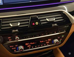 Black BMW 520 2022 in Marijampole, with an engine capacity of 2.00 L and mileage of 272 thousand km for 25999 €, photo 14 on AUTOMOTO.COM.LV