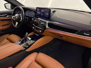 Black BMW 520 2022 in Marijampole, with an engine capacity of 2.00 L and mileage of 272 thousand km for 25999 €, photo 16 on AUTOMOTO.COM.LV