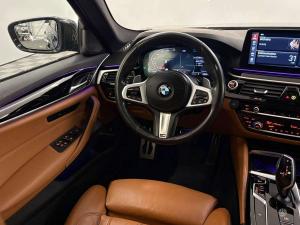 Black BMW 520 2022 in Marijampole, with an engine capacity of 2.00 L and mileage of 272 thousand km for 25999 €, photo 17 on AUTOMOTO.COM.LV