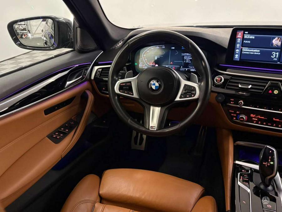 Black BMW 520 2022 in Marijampole, with an engine capacity of 2.00 L and mileage of 272 thousand km for 25999 €, photo 17 on AUTOMOTO.COM.LV