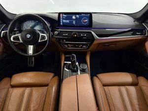 Black BMW 520 2022 in Marijampole, with an engine capacity of 2.00 L and mileage of 272 thousand km for 25999 €, photo 23 on AUTOMOTO.COM.LV